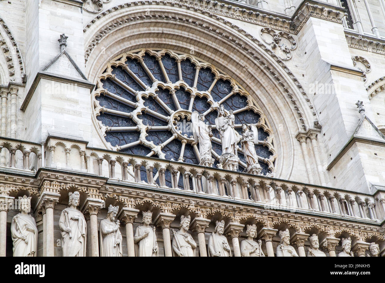 Our lady of paris statue notre dame hi-res stock photography and images ...