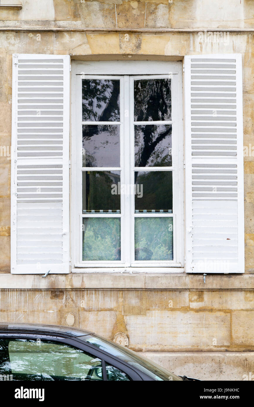 Plain shutters hi-res stock photography and images - Alamy