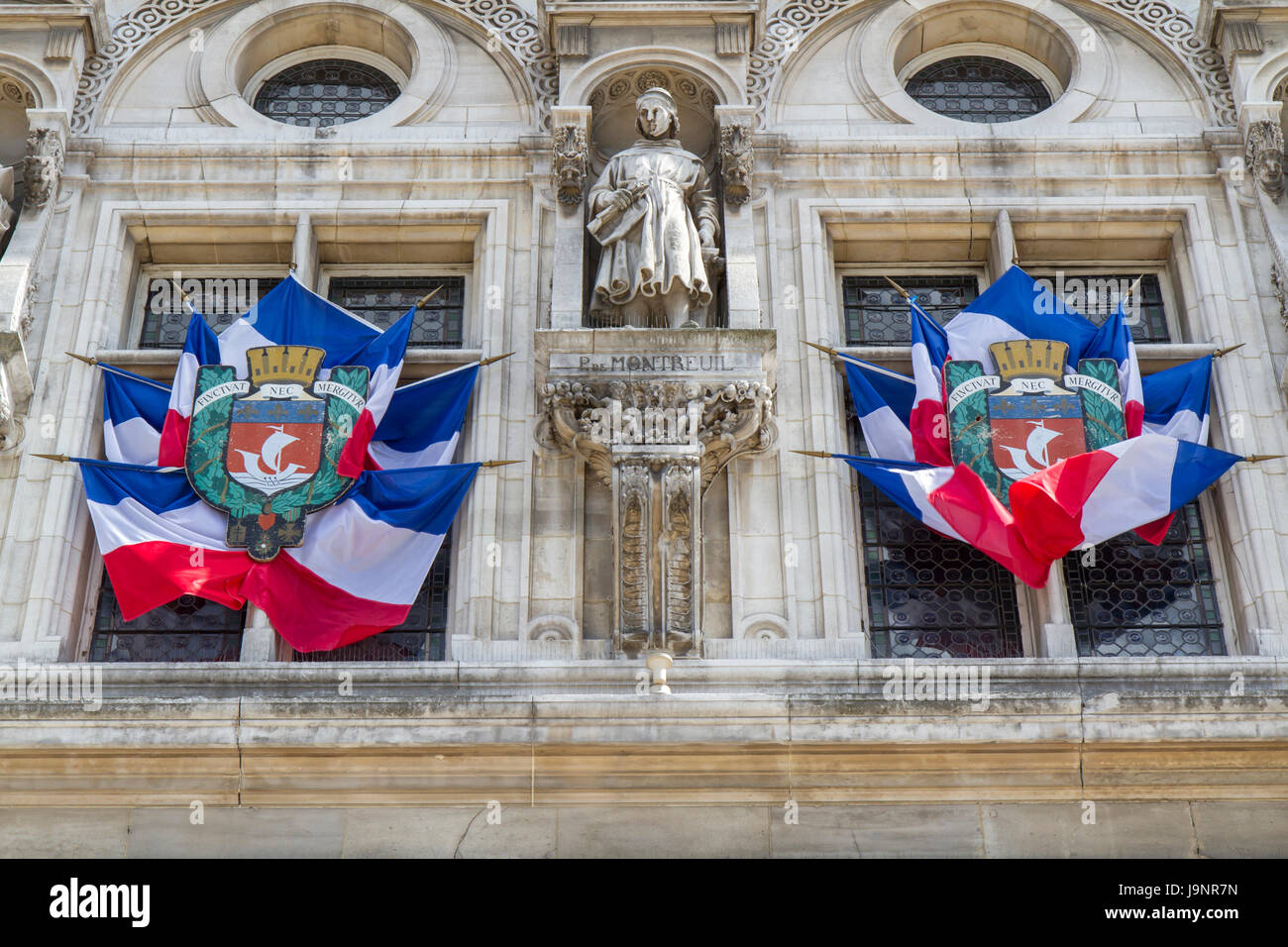 Hotel flags hi-res stock photography and images - Alamy