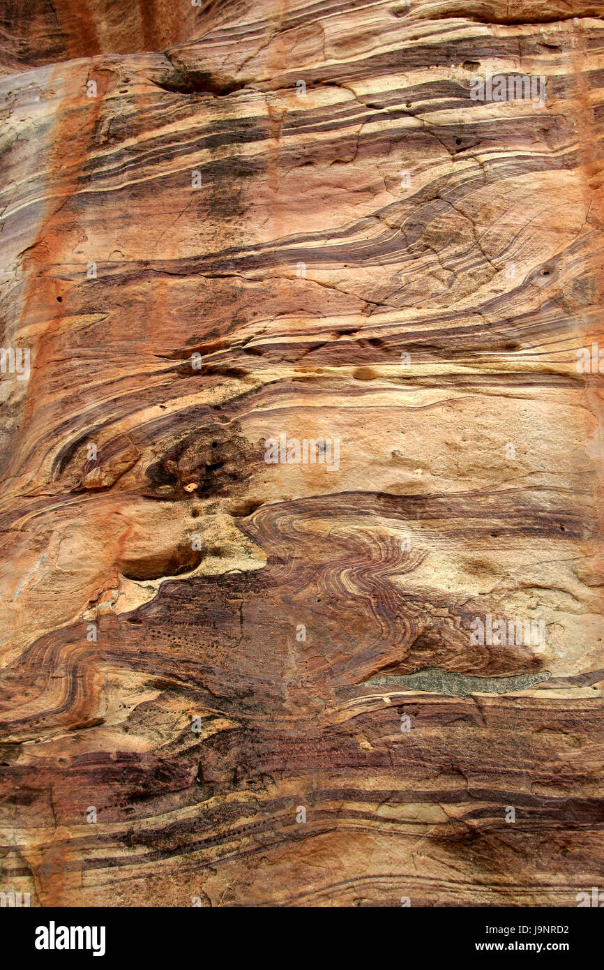 Wavy vertical lines hi-res stock photography and images - Alamy