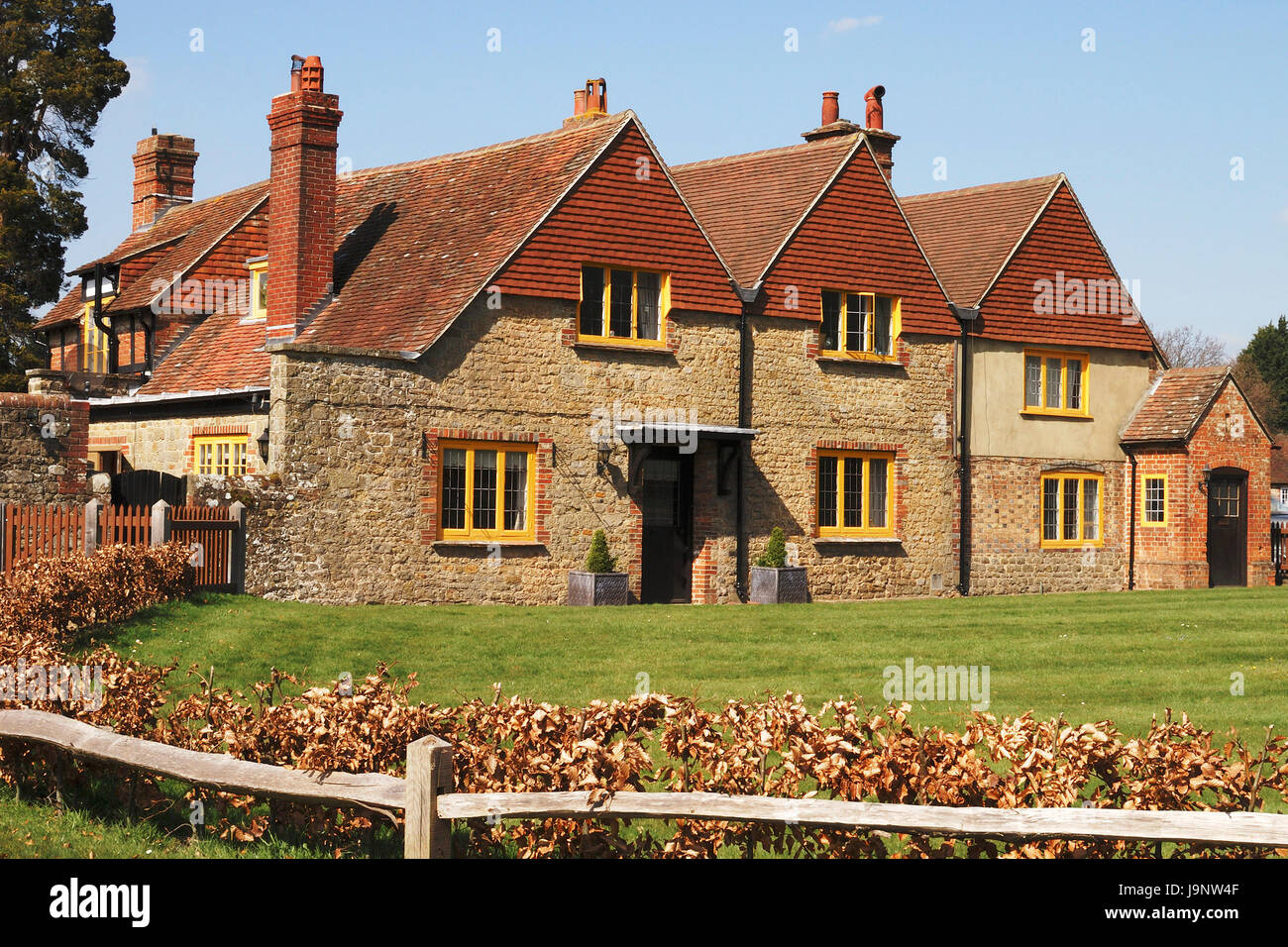 house, building, buildings, england, cottage, home, tile, english, road ...