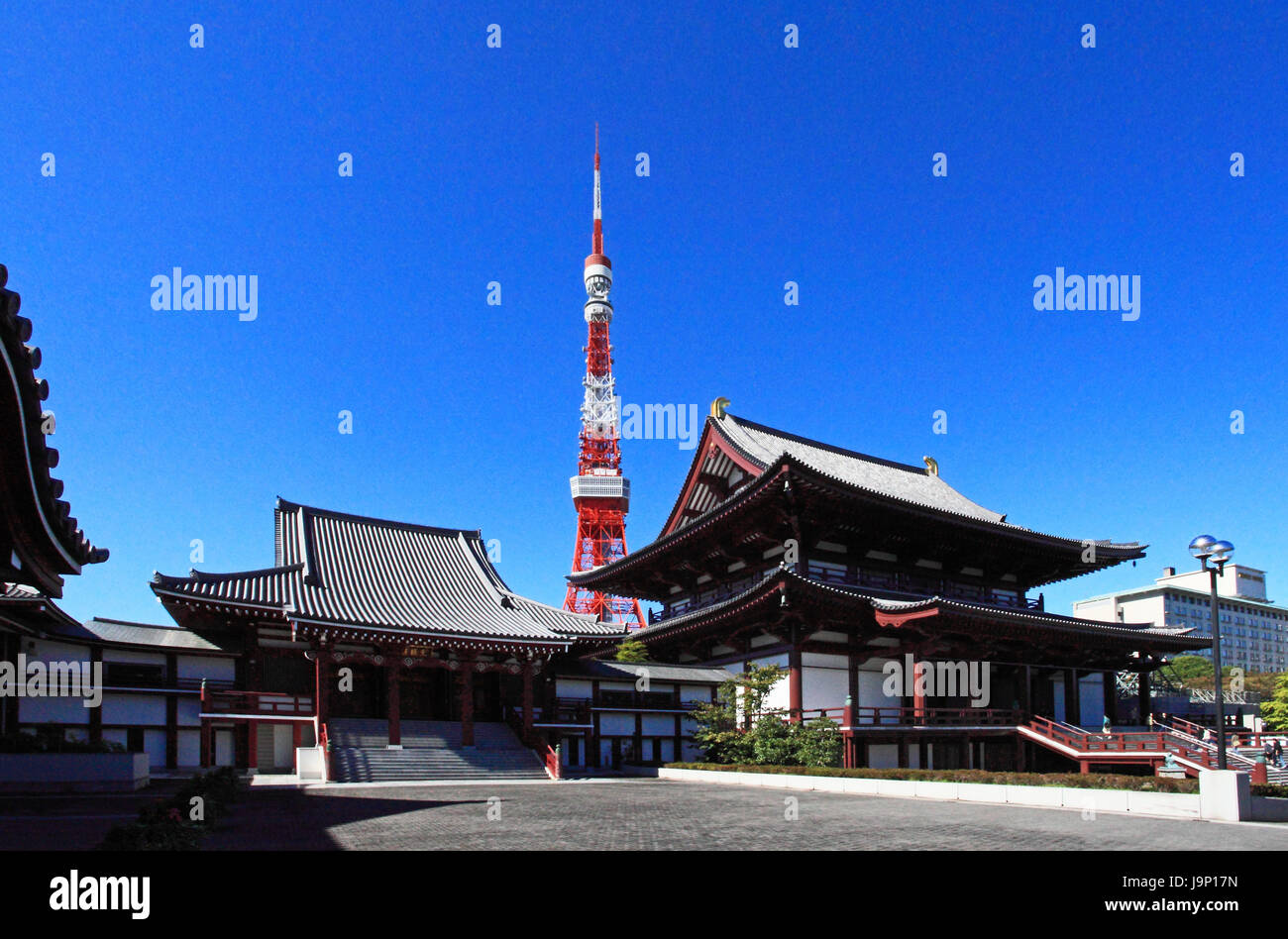 Zojoji temple hi-res stock photography and images - Alamy
