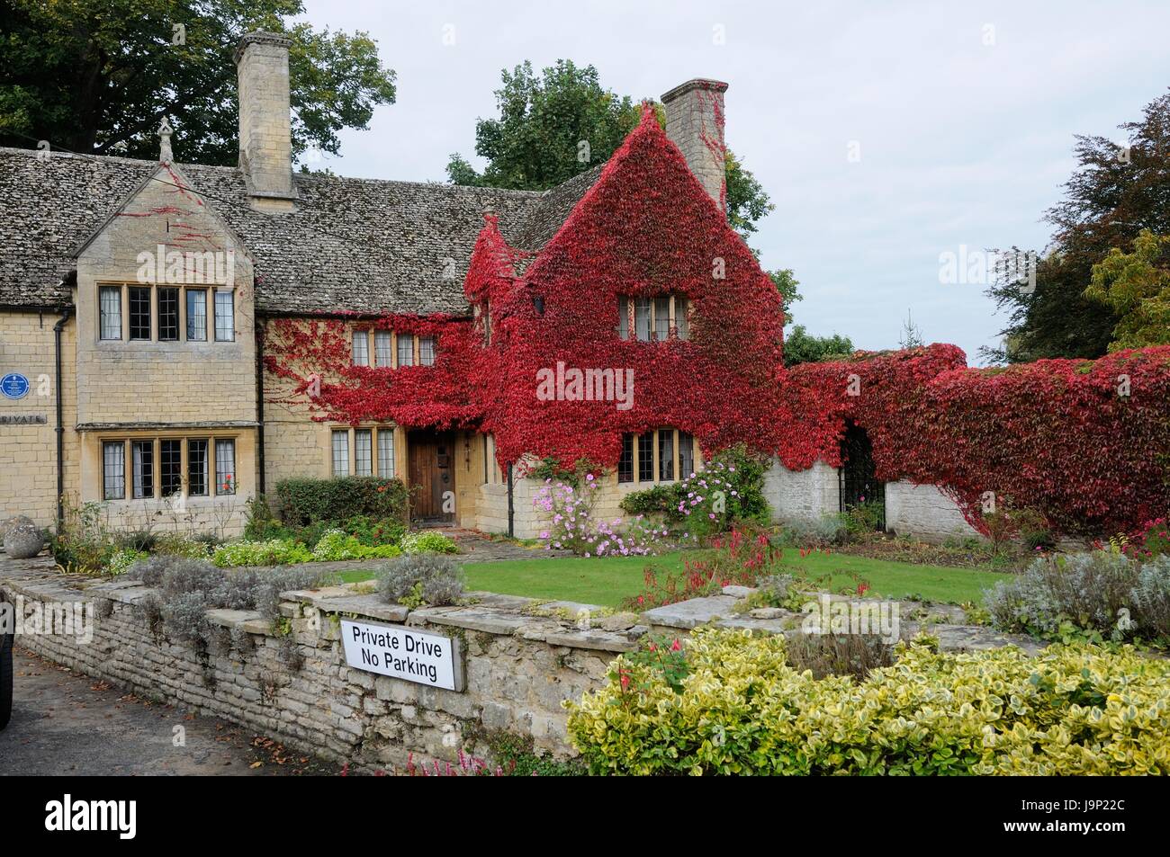 The Prebendal, Thame, Oxfordshire. A path through the churchyard leads ...