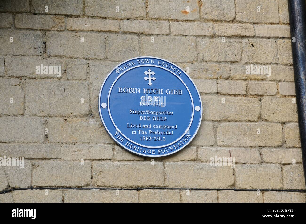 The Prebendal, Thame, Oxfordshire. A path through the churchyard leads ...