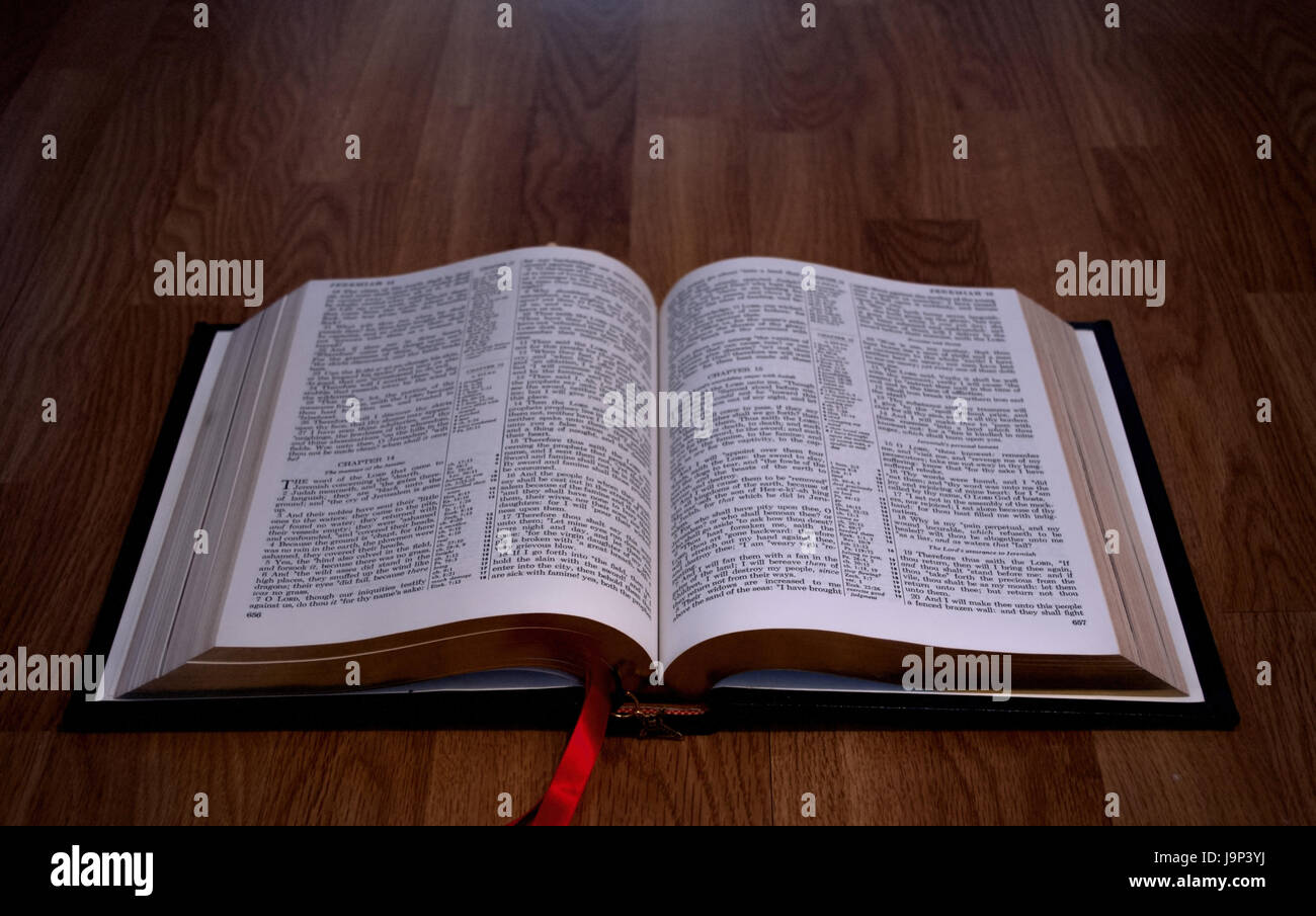 Holy bible open hi-res stock photography and images - Alamy