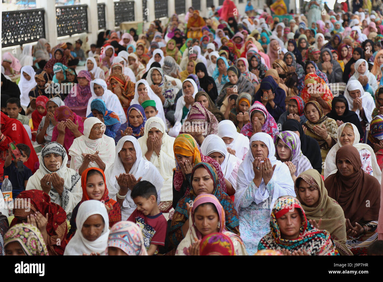 Ramzan ul mubarak hi-res stock photography and images - Alamy