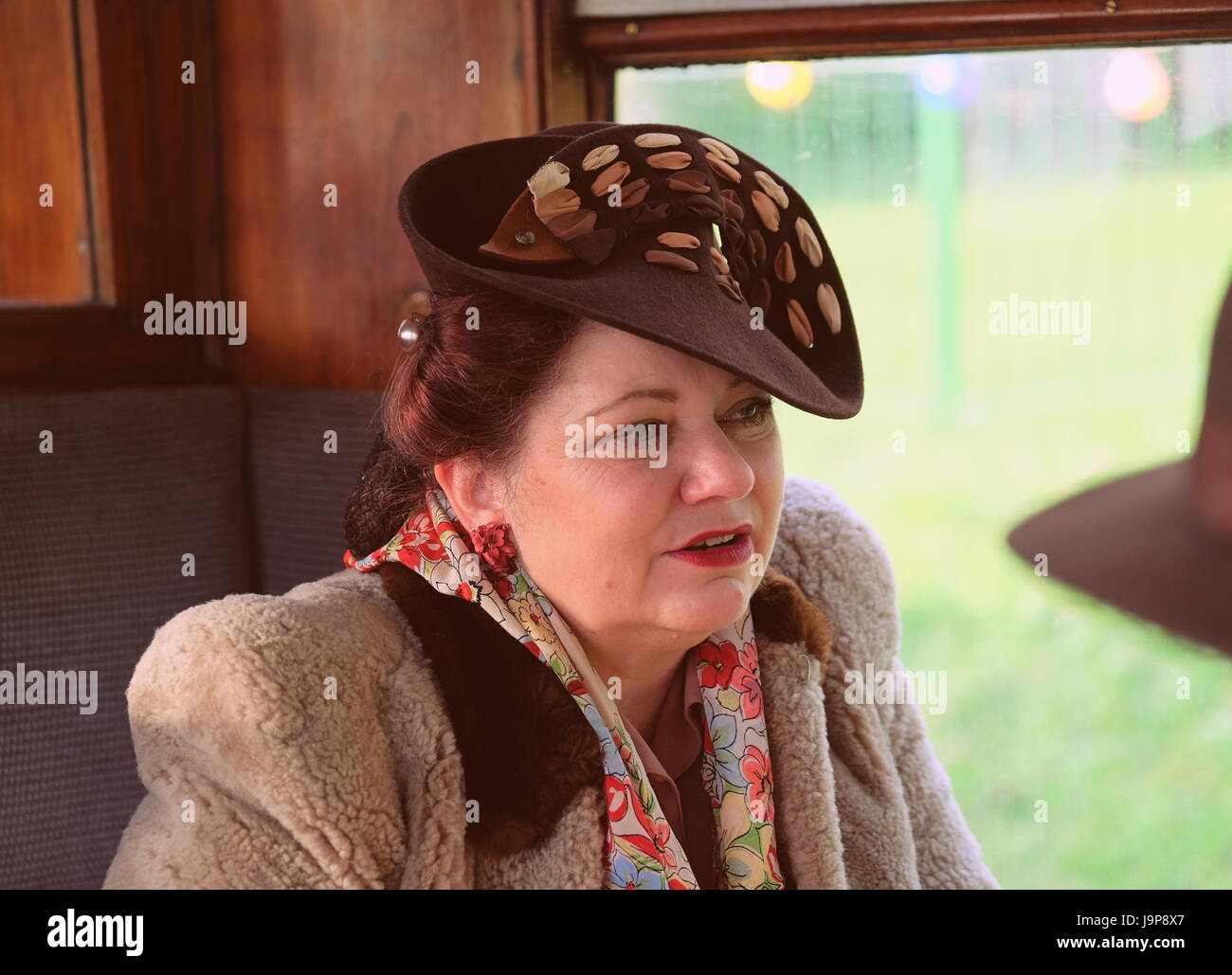 Ww2 woman tea hi-res stock photography and images - Alamy
