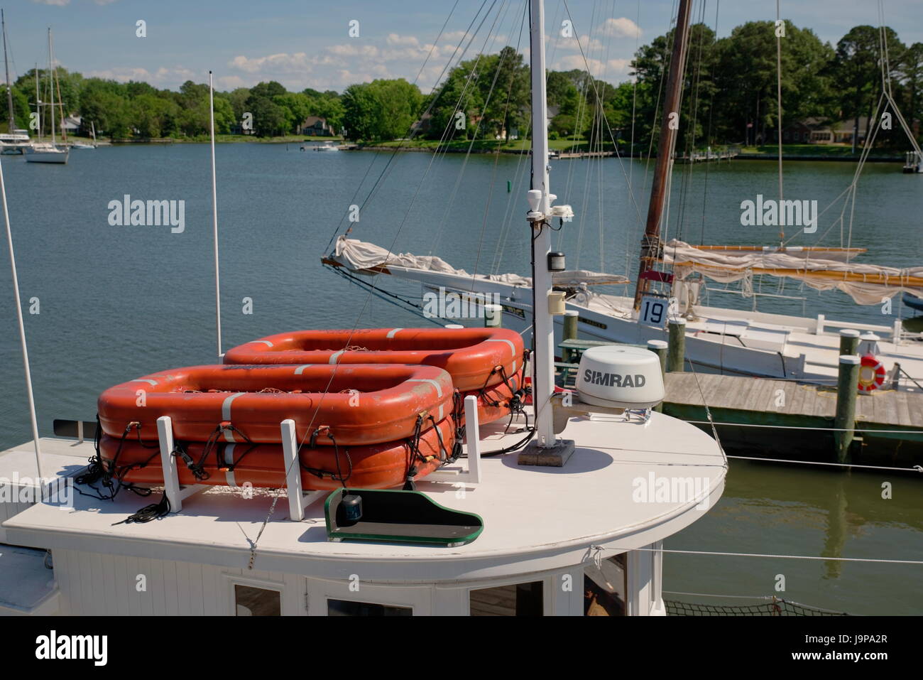 Life rafts hi-res stock photography and images - Alamy