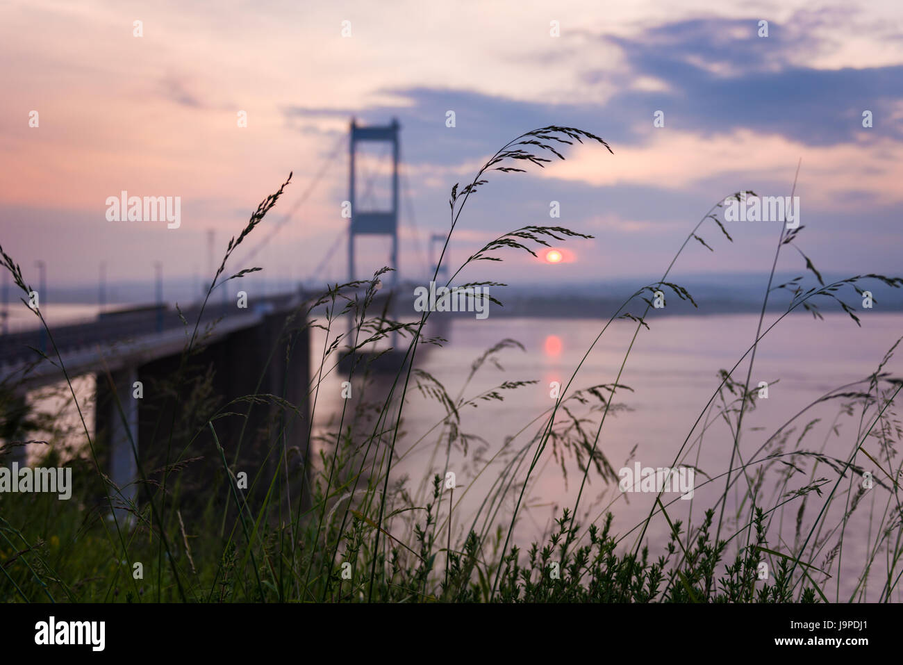 The Severn Bridge carrying the M48 motorway over the Severn Estuary to ...