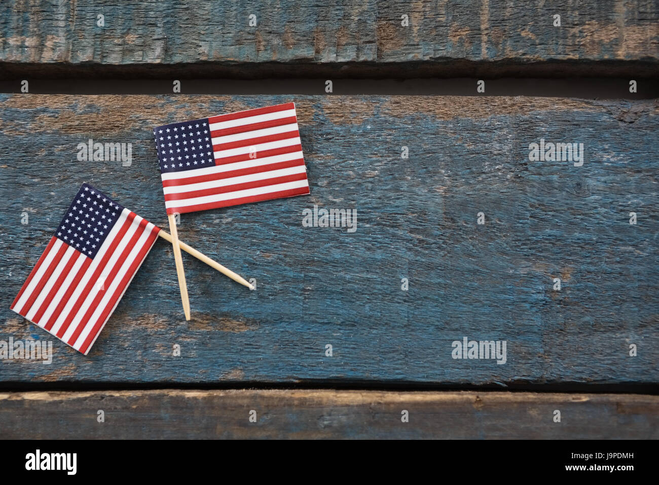 Symbol of crossed flags hi-res stock photography and images - Alamy