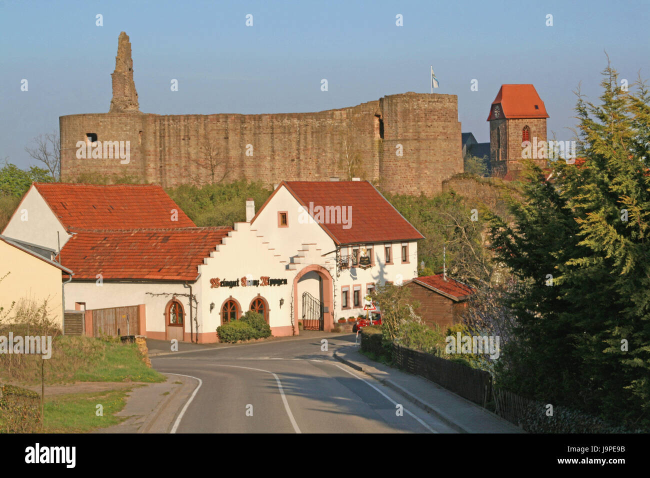 Castle middle ages hi-res stock photography and images - Alamy