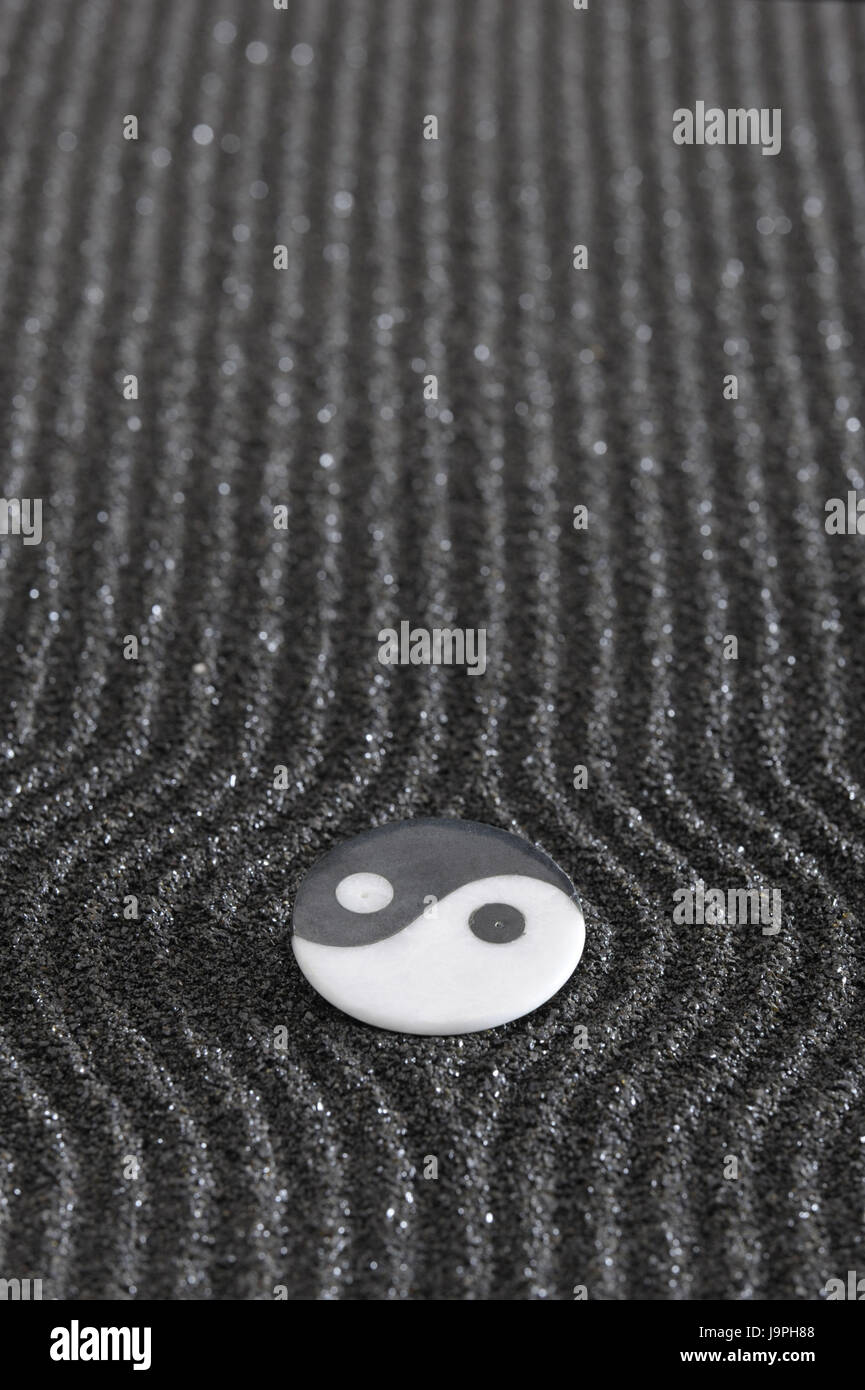 Zen,Sand,sample,character,yin and yang Stock Photo - Alamy