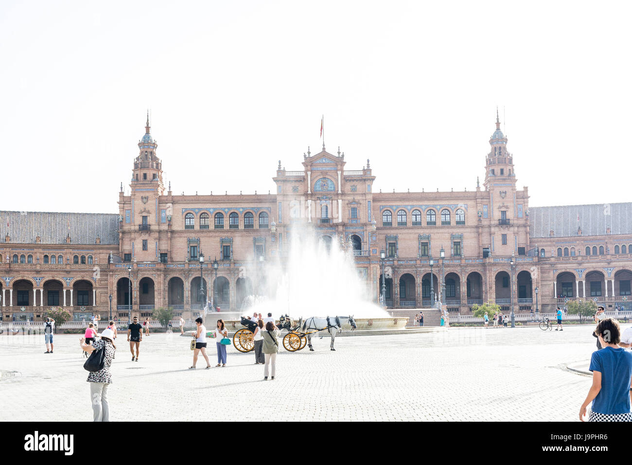 Streets of seville hi-res stock photography and images - Alamy