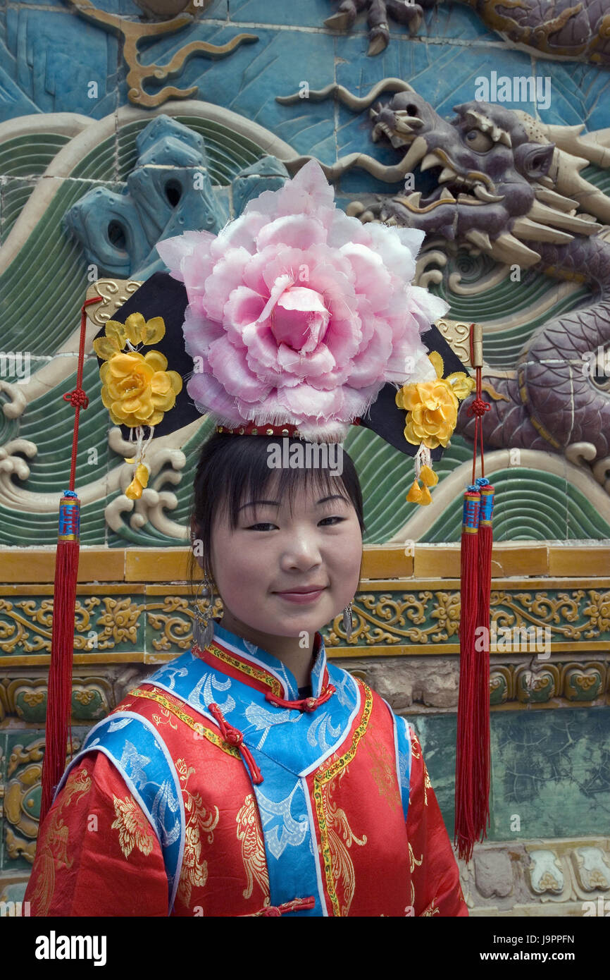 Folklore costume hi-res stock photography and images - Alamy