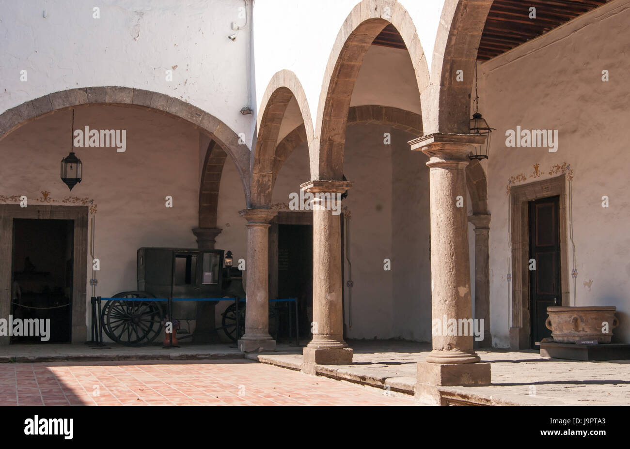 The inside court yard of a historical building with beautiful columns ...