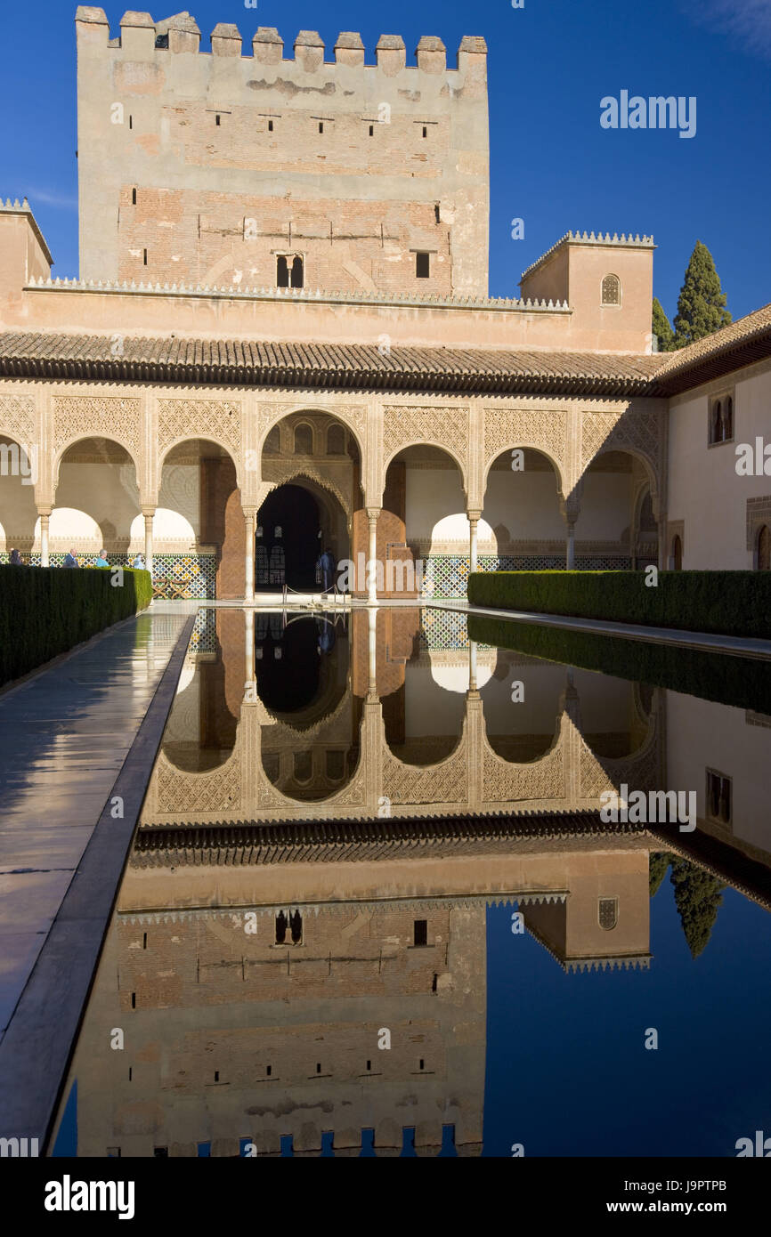 Court of myrtle and the tower of comares hi-res stock photography and ...