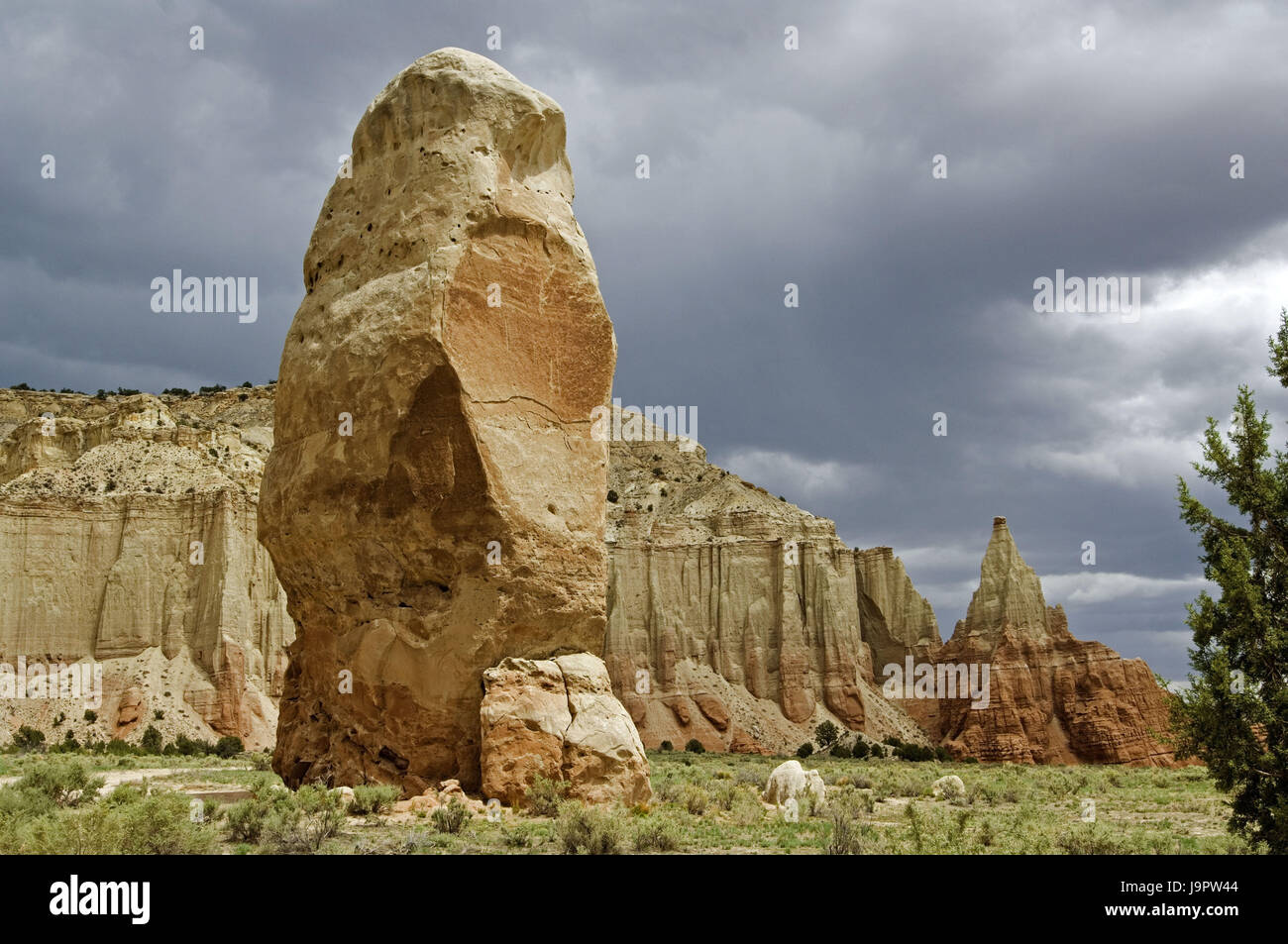 The USA,Utah,to coda chrome Basin State park,bile pits Stock Photo - Alamy