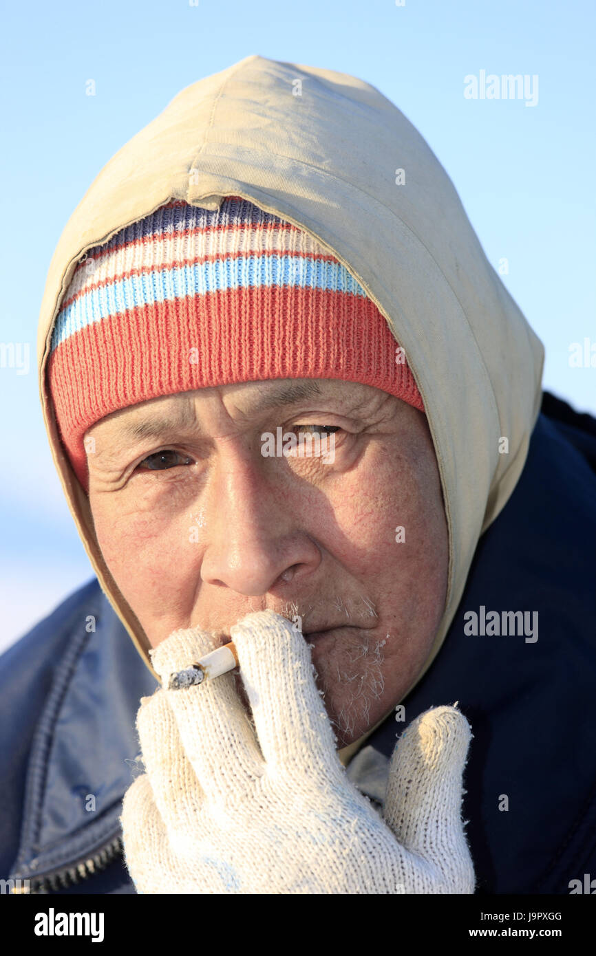 Portrait of an eskimo man hi-res stock photography and images - Alamy