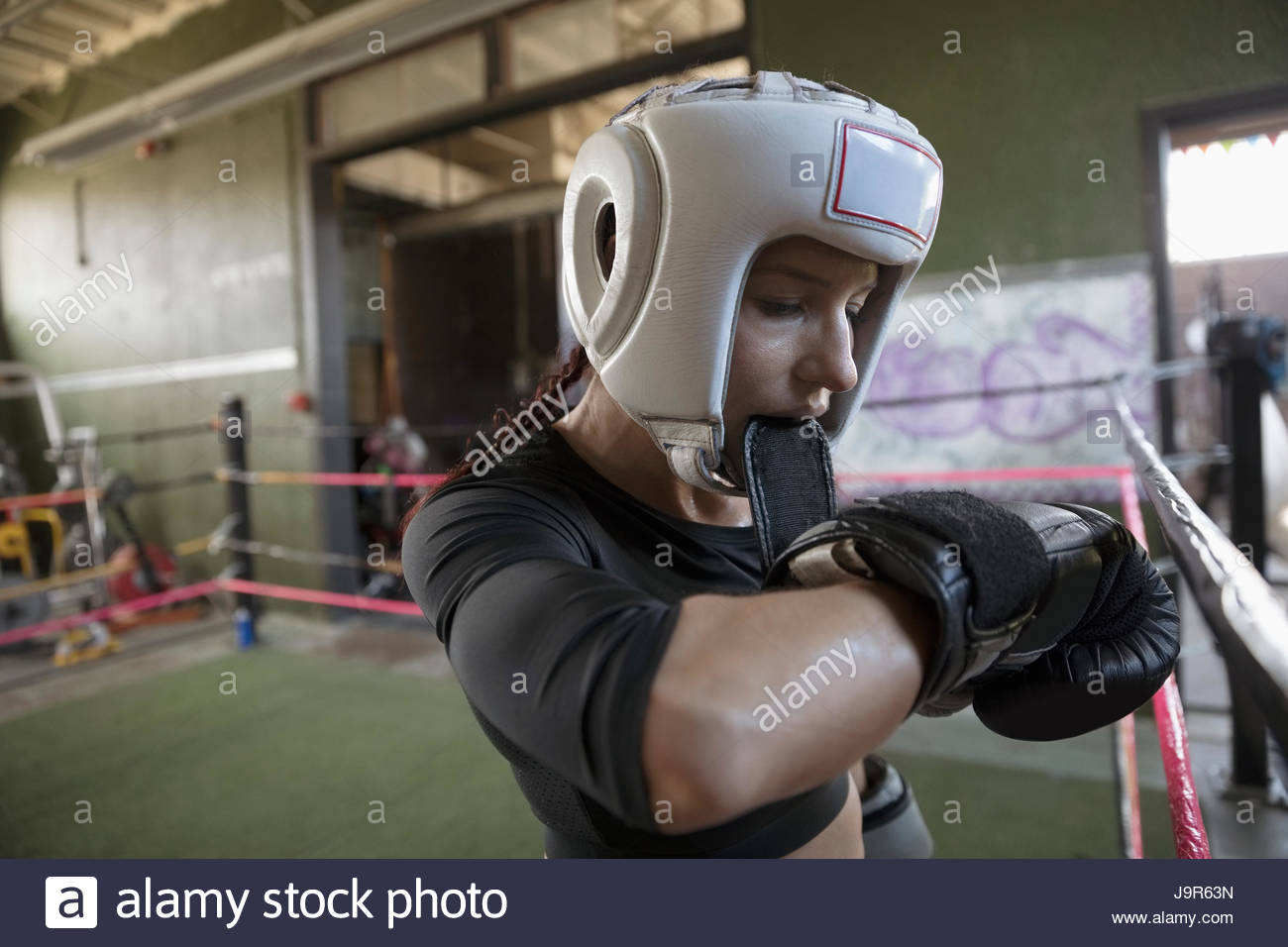 Female boxing glove hi-res stock photography and images - Alamy