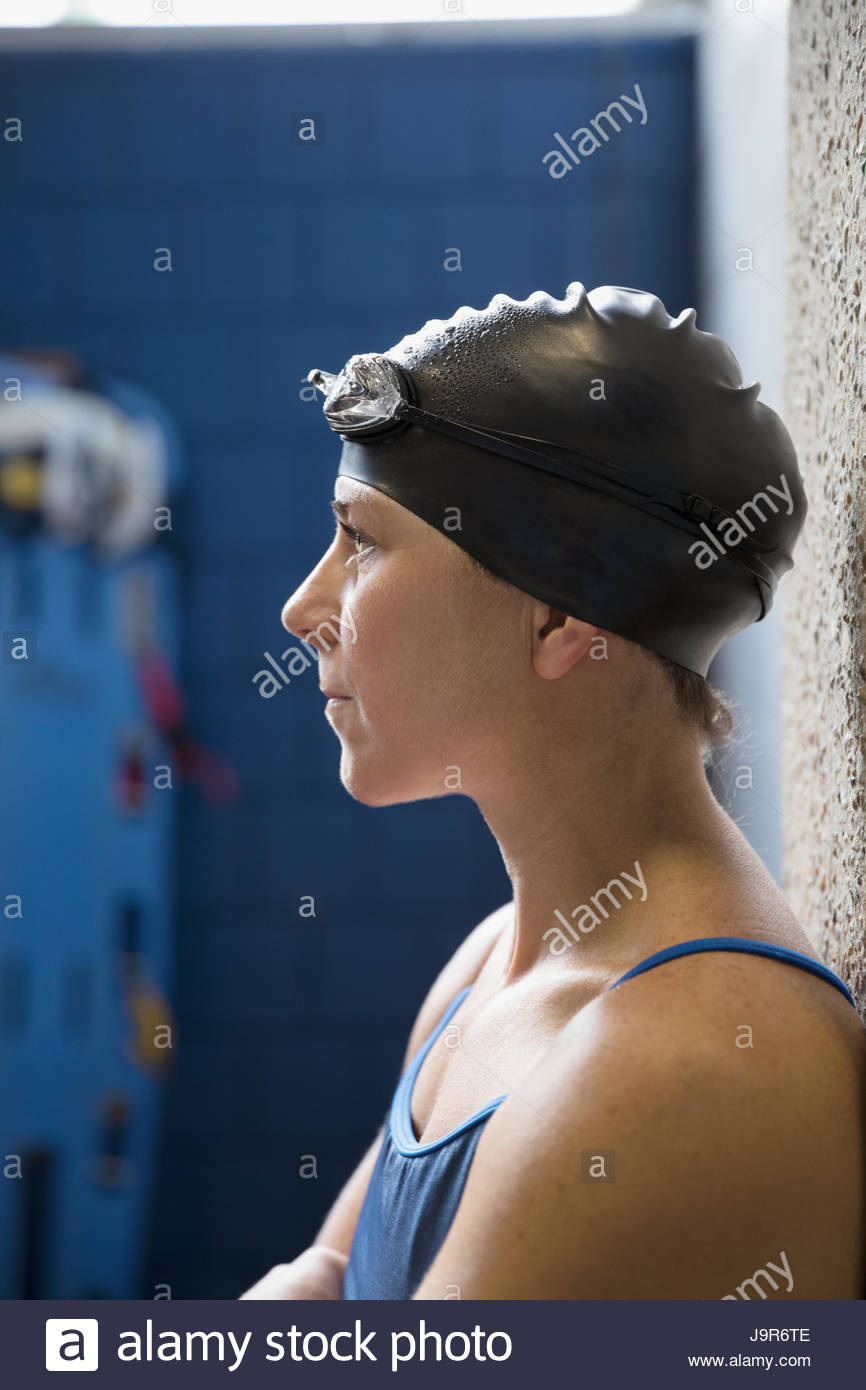 Woman serious profile hi-res stock photography and images - Alamy