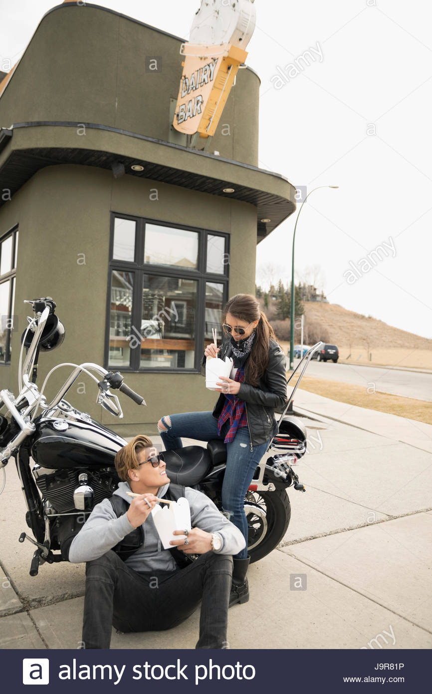 Restaurant take out parking hi-res stock photography and images - Alamy