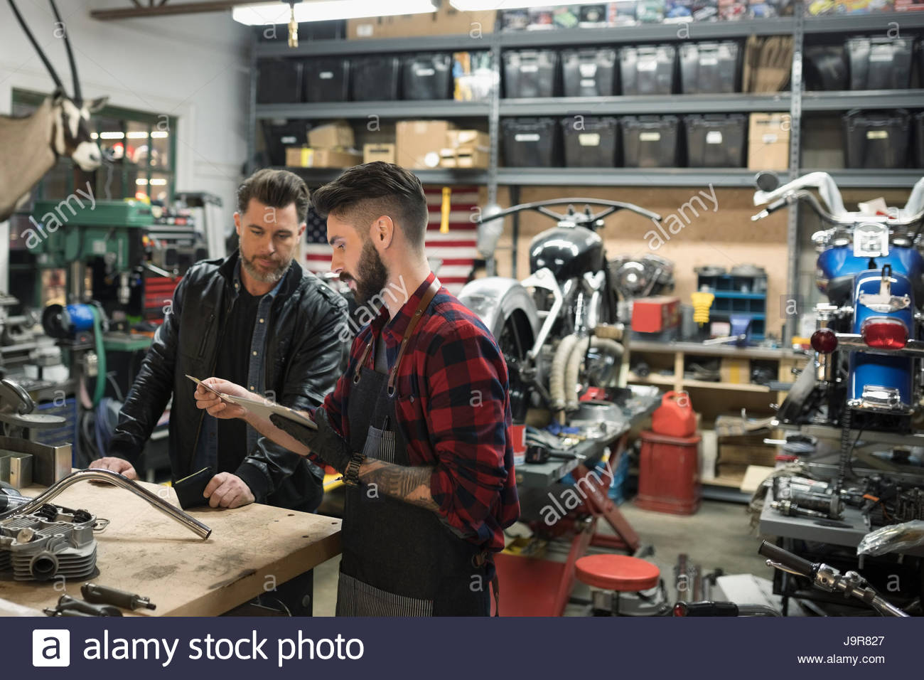 Machine shop mechanics hi-res stock photography and images - Alamy