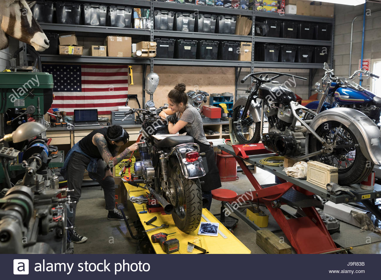 Fixing flag hi-res stock photography and images - Alamy