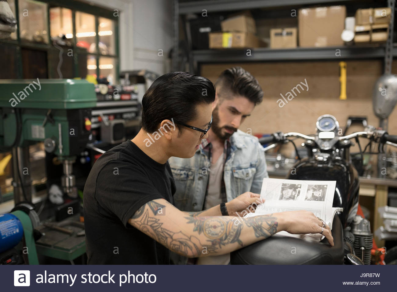 Reading repair hi-res stock photography and images - Alamy