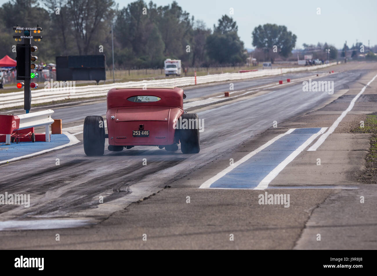 Drag car parachute hi-res stock photography and images - Alamy