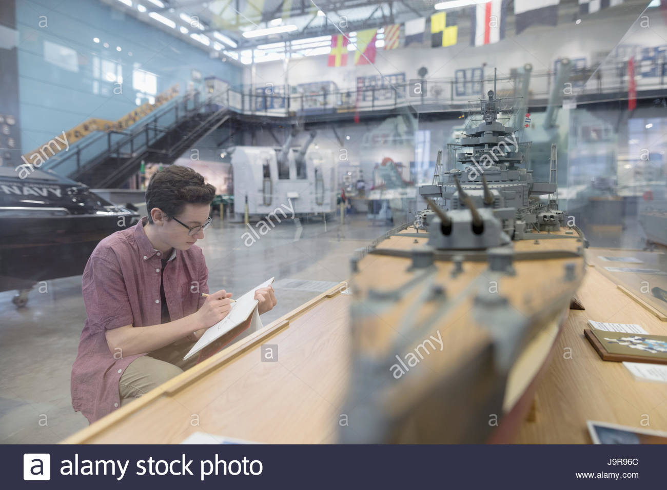 Sketching drawing museum art hi-res stock photography and images - Alamy
