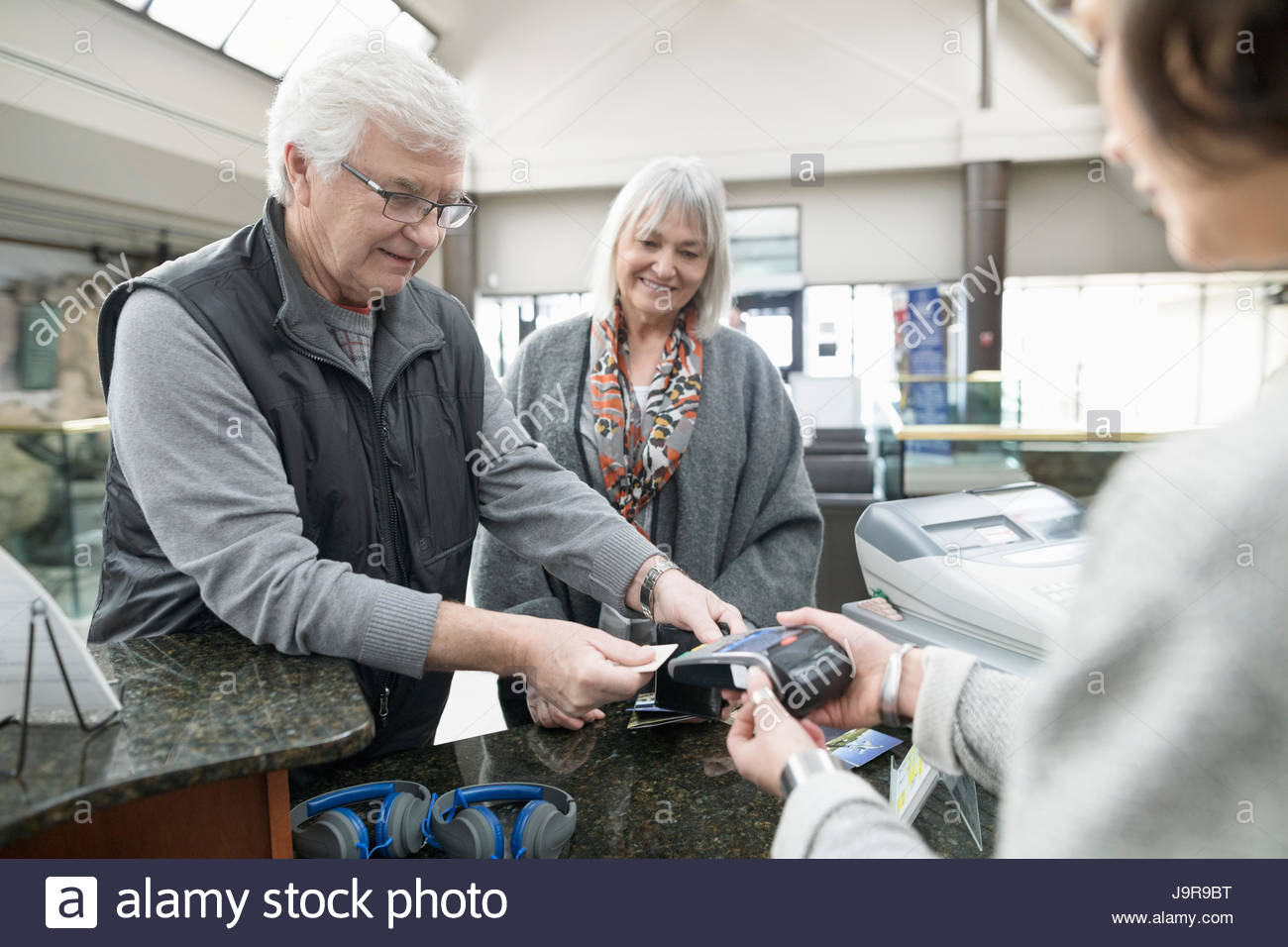 Paying entry entrance fee hi-res stock photography and images - Alamy