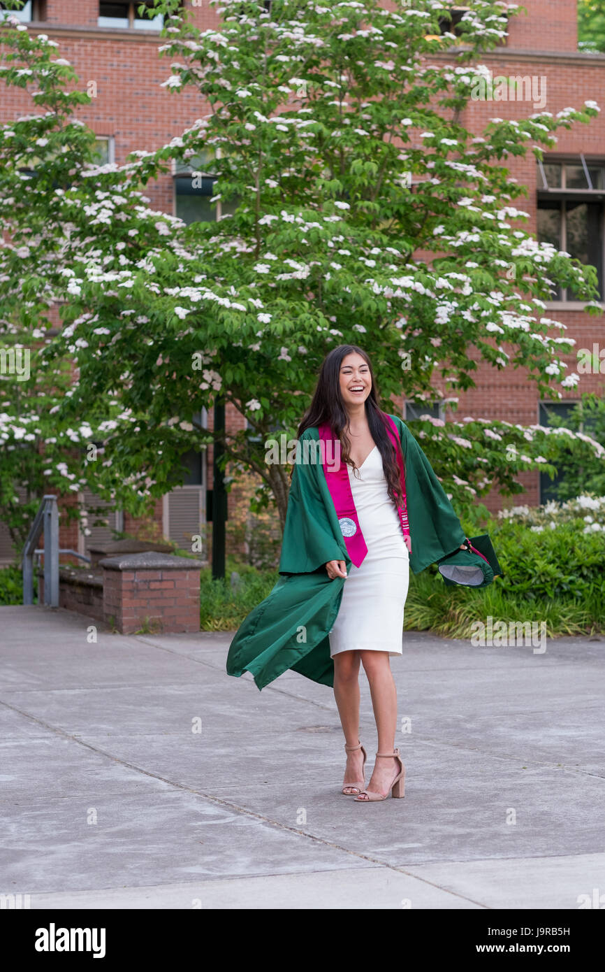 University of Oregon Female College Grad Stock Photo - Alamy