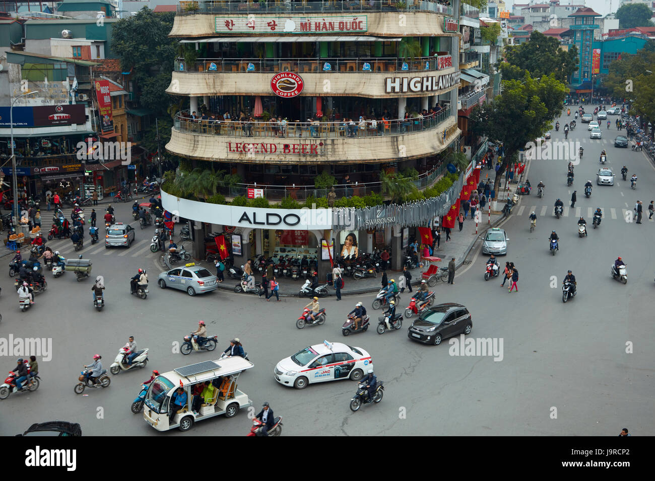 Busy intersection by Hoan Kiem Lake and Old Quarter, Hanoi, Vietnam ...