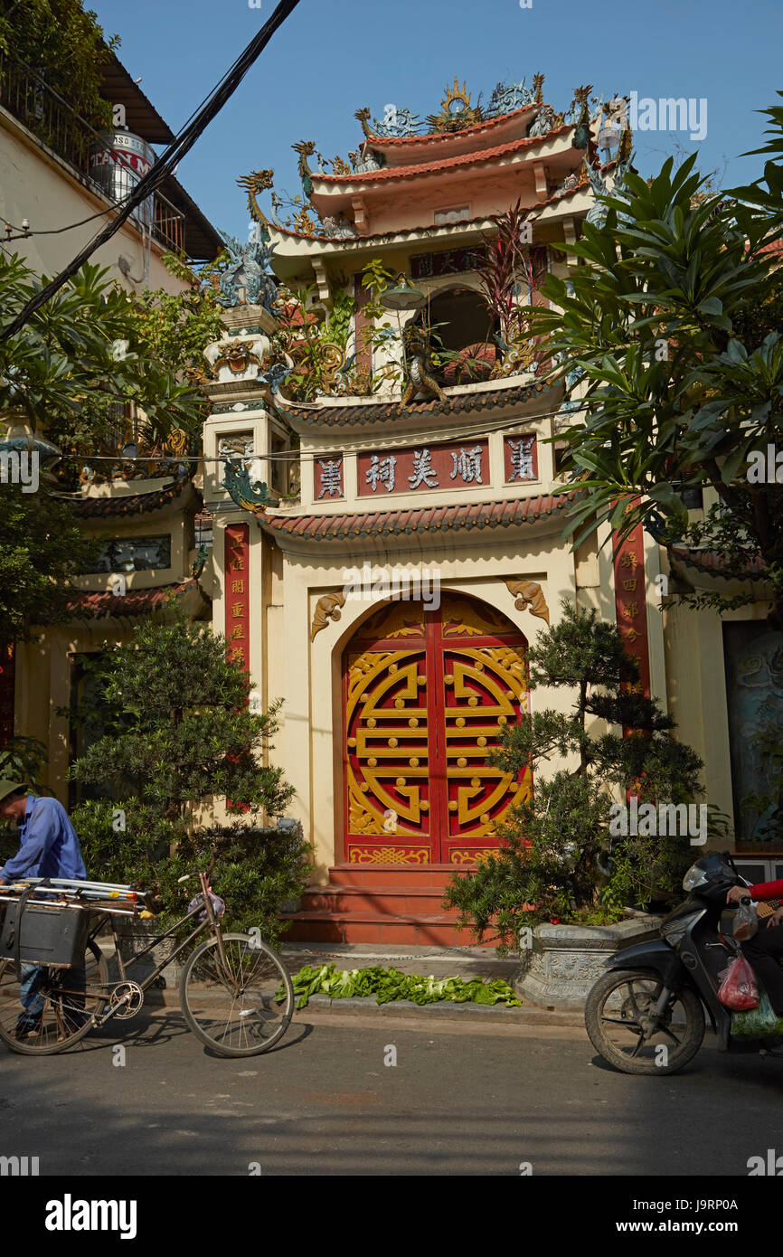 Vietnamese temple hi-res stock photography and images - Alamy