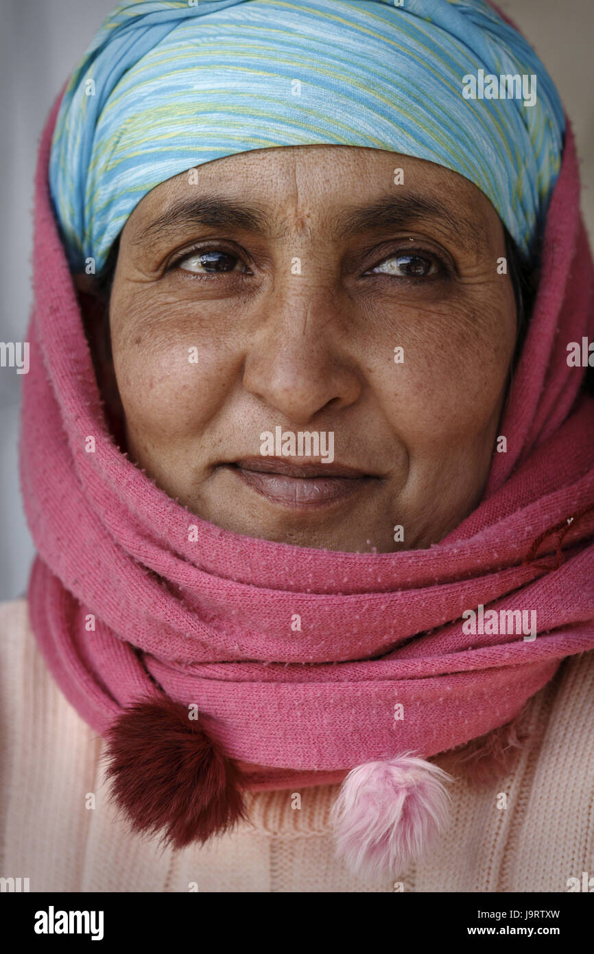 Portrait of a Moroccan woman Stock Photo - Alamy