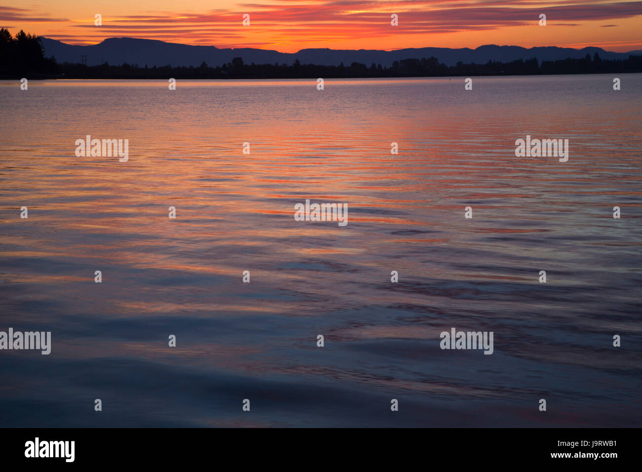 Fern Ridge Reservoir sunrise, Richardson County Park, Lane County ...