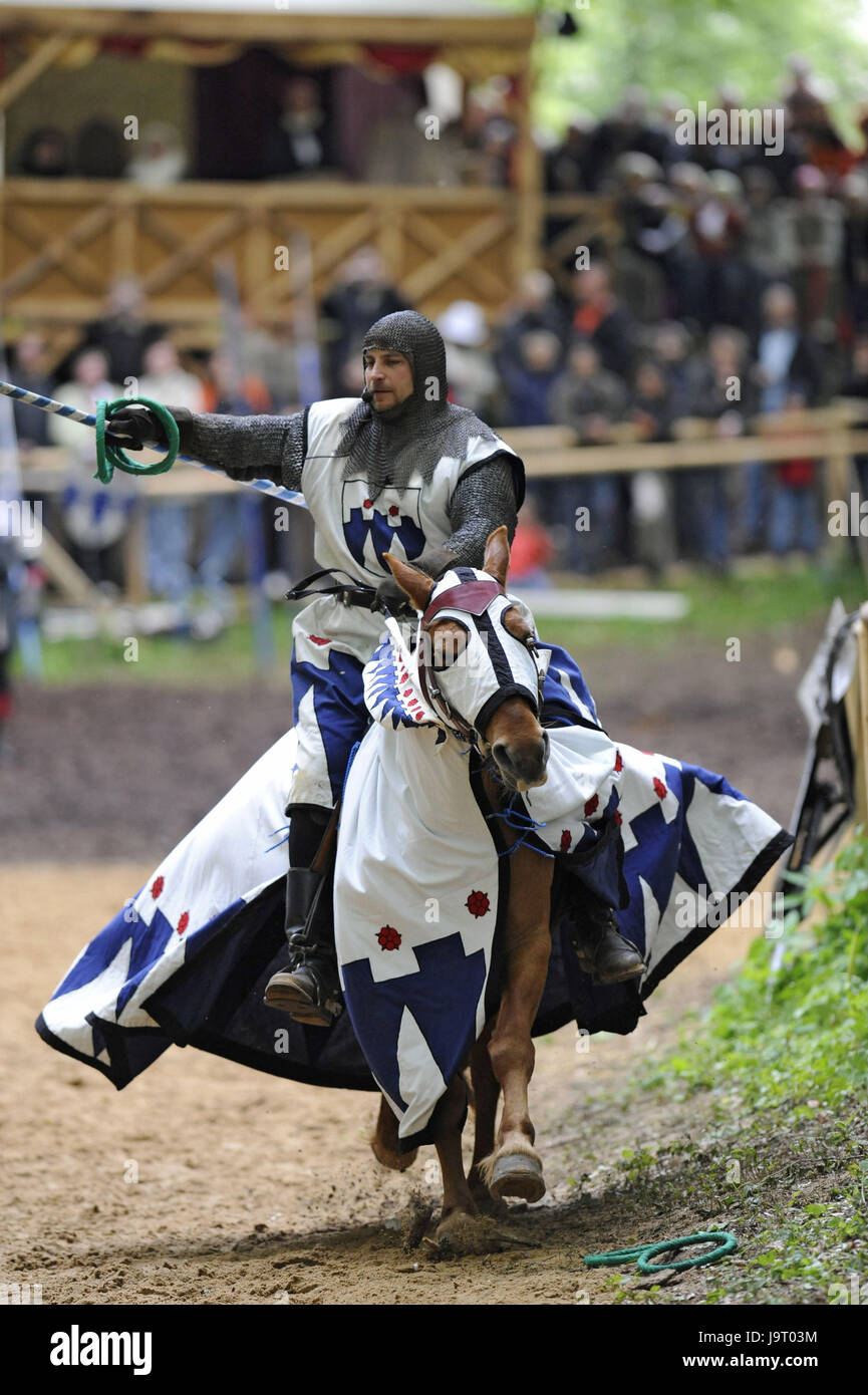 Fight middle ages hi-res stock photography and images - Alamy