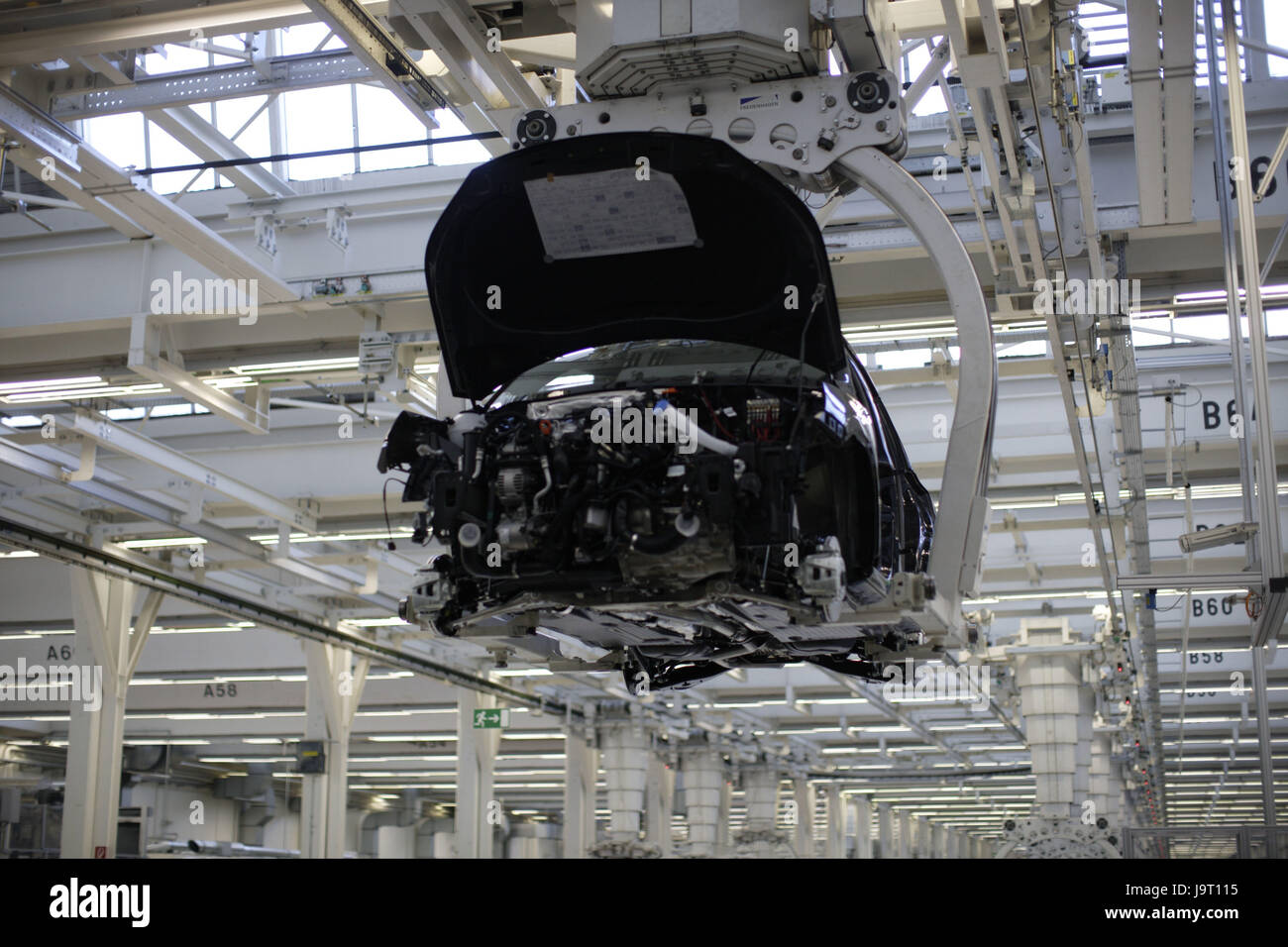 Electric Overhead Conveyors High Resolution Stock Photography and ...