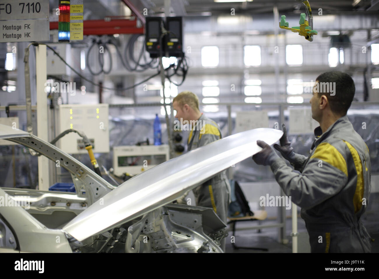Car Body Assembly Process High Resolution Stock Photography and Images ...