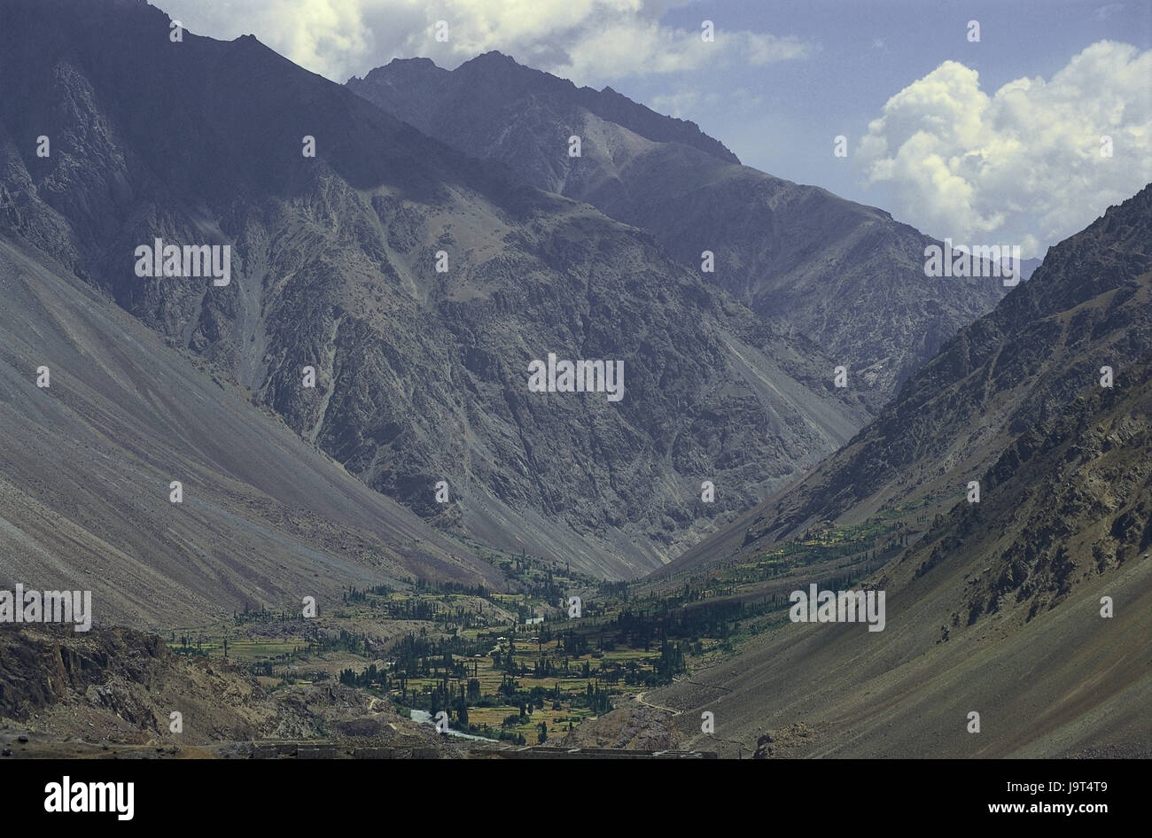 Chitral mountain hi-res stock photography and images - Alamy