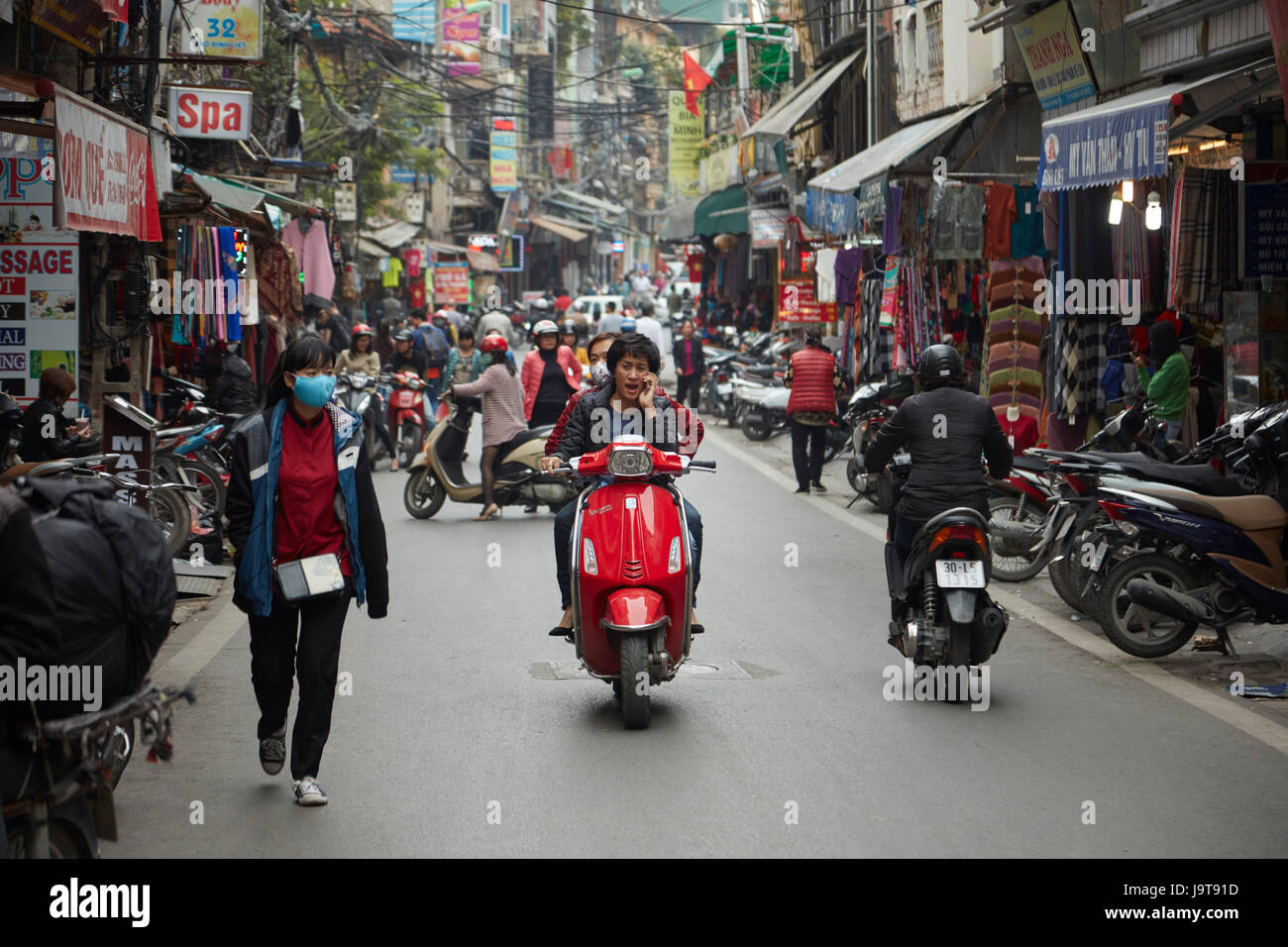 Busy street scene, Old Quarter, Hanoi, Vietnam Stock Photo - Alamy