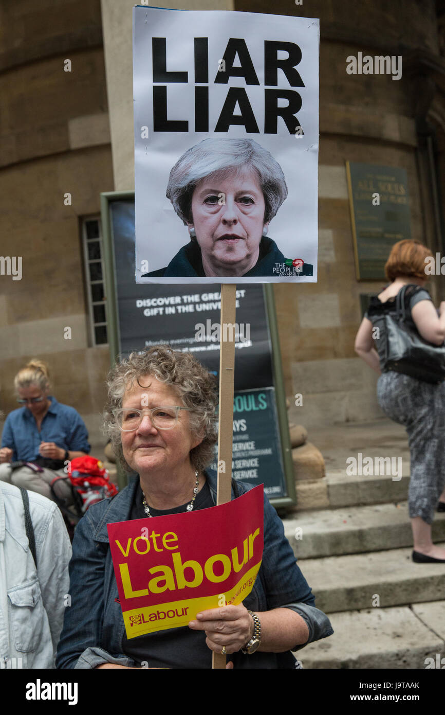 Vote labour poster hi-res stock photography and images - Alamy