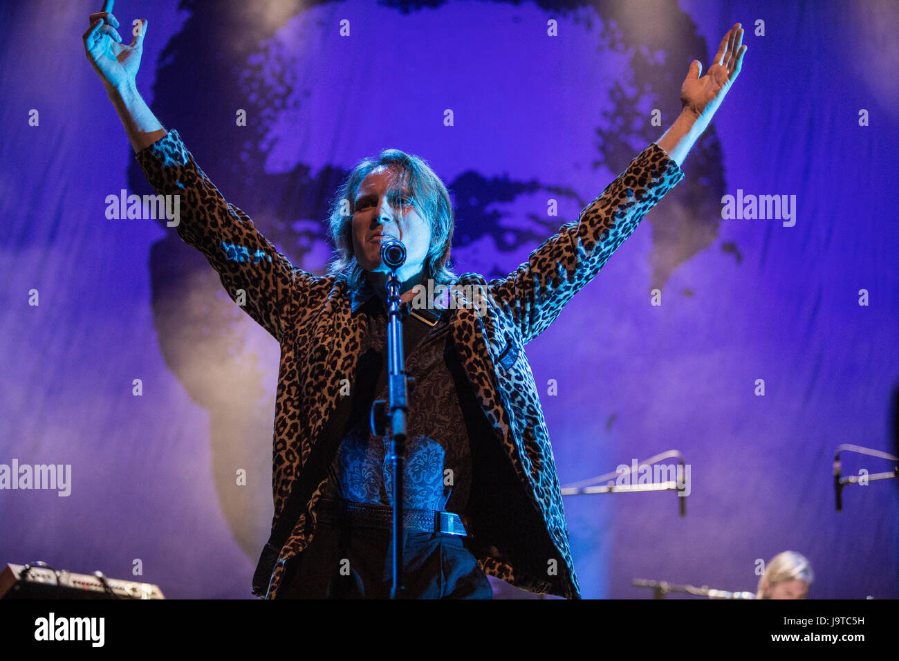 Franz ferdinand drummer paul thomson hi-res stock photography and ...