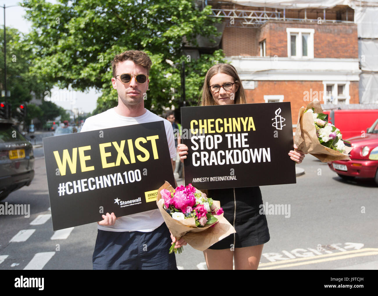 Amnesty international protest uk hi-res stock photography and images ...