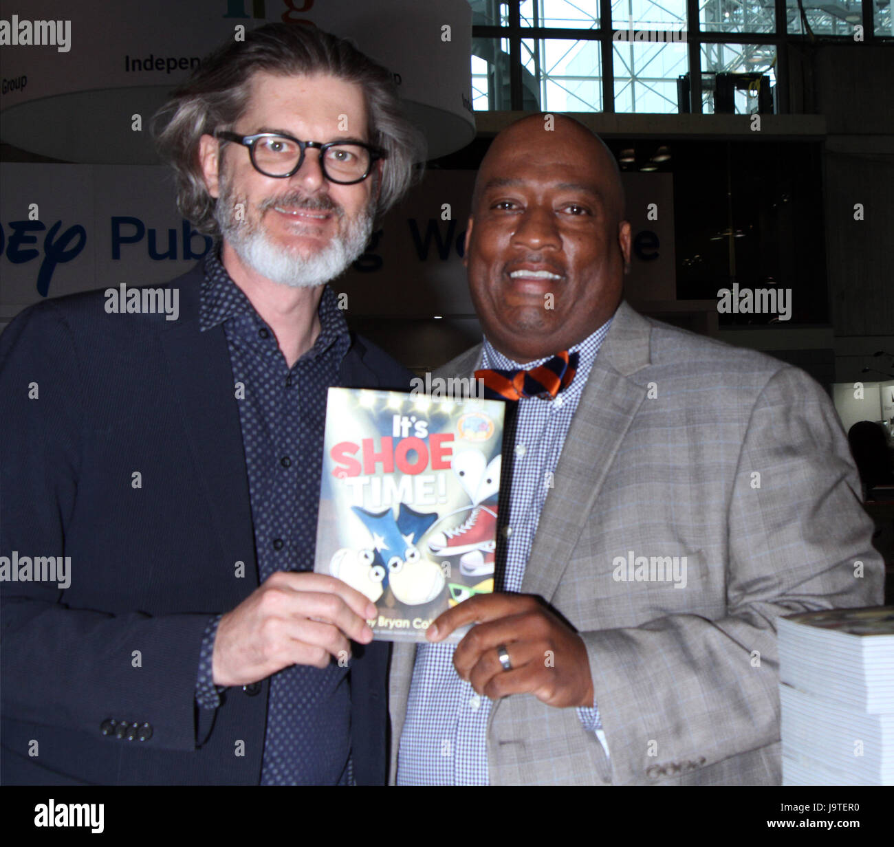 NEW YORK, NY June 02, 2017 Mo Willems, Bryan Collier signing at ...
