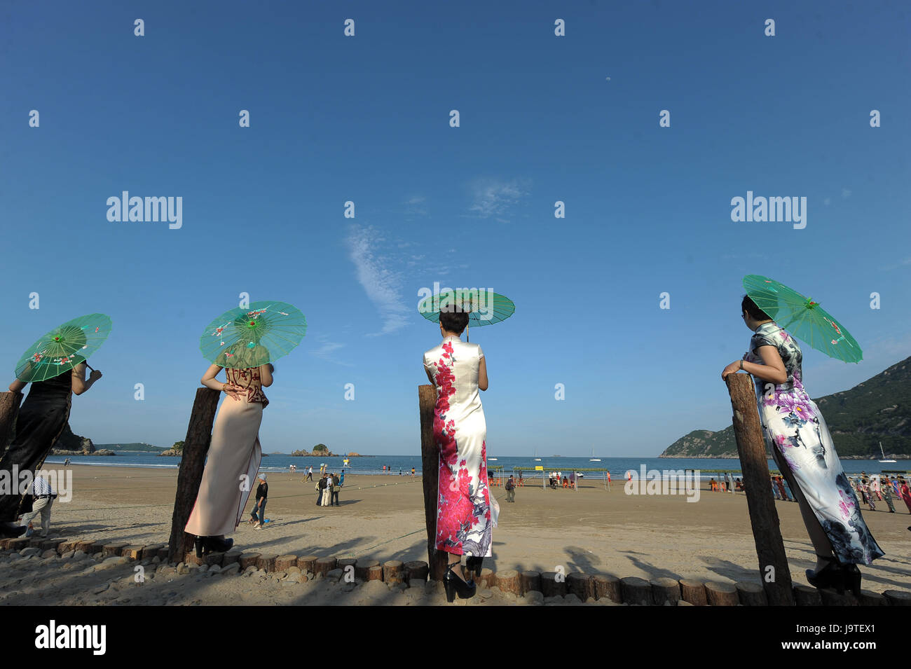 Chinese cheongsams hi-res stock photography and images - Alamy