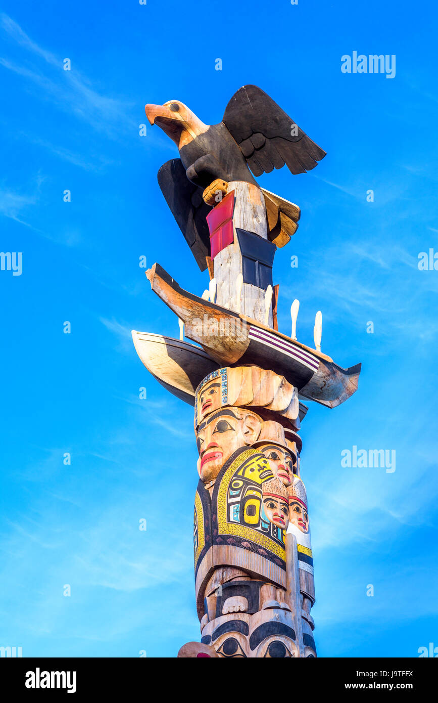 Master first nations carver hi-res stock photography and images - Alamy