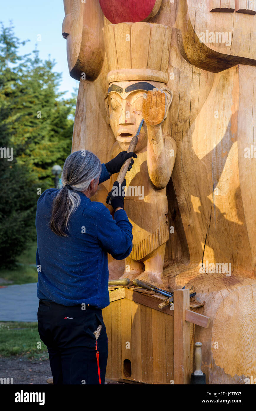 55-foot totem pole carved by Haida master artist and Hereditary Chief ...