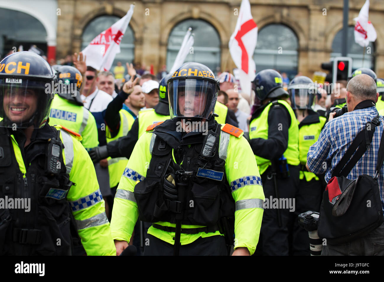 Liverpool UK, 3rd June 2017. EDL supporters and Anti- Fascist ...