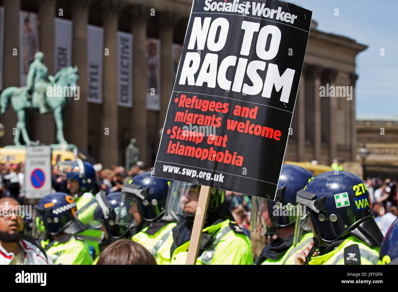 Liverpool UK, 3rd June 2017. EDL supporters and Anti- Fascist ...